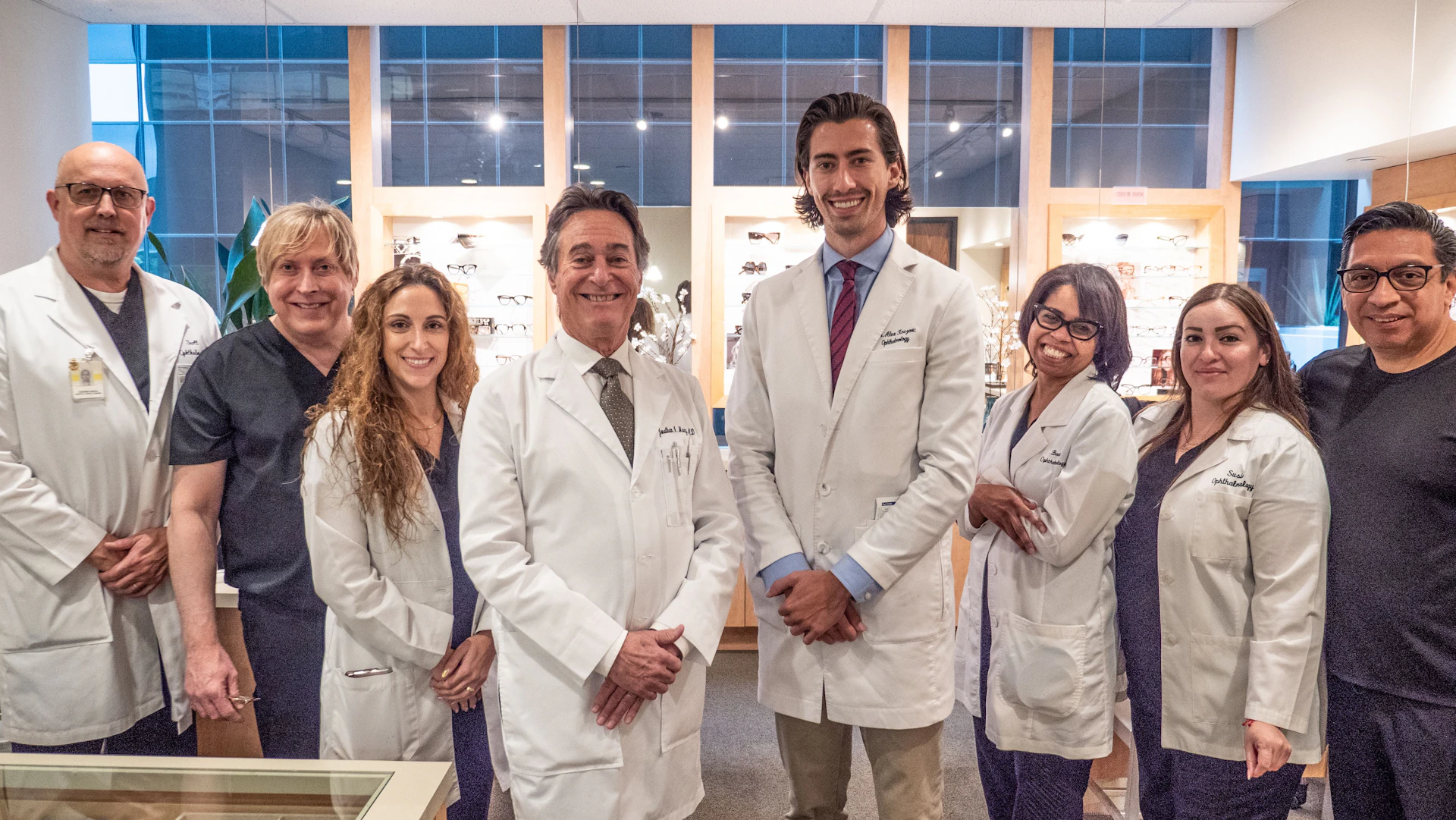 Los Angeles Vision Institute: Ophthalmologist Los Angeles, CA